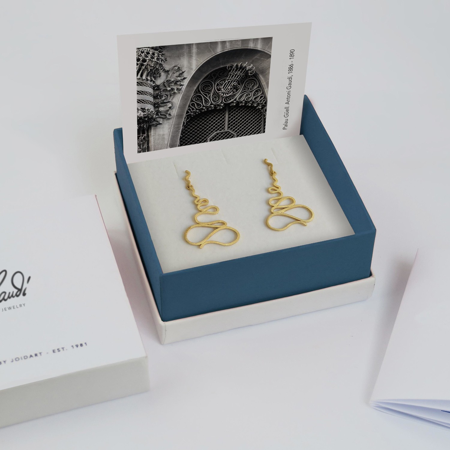 GAUDÍ JEWELRY Wavy golden earrings | Joidart