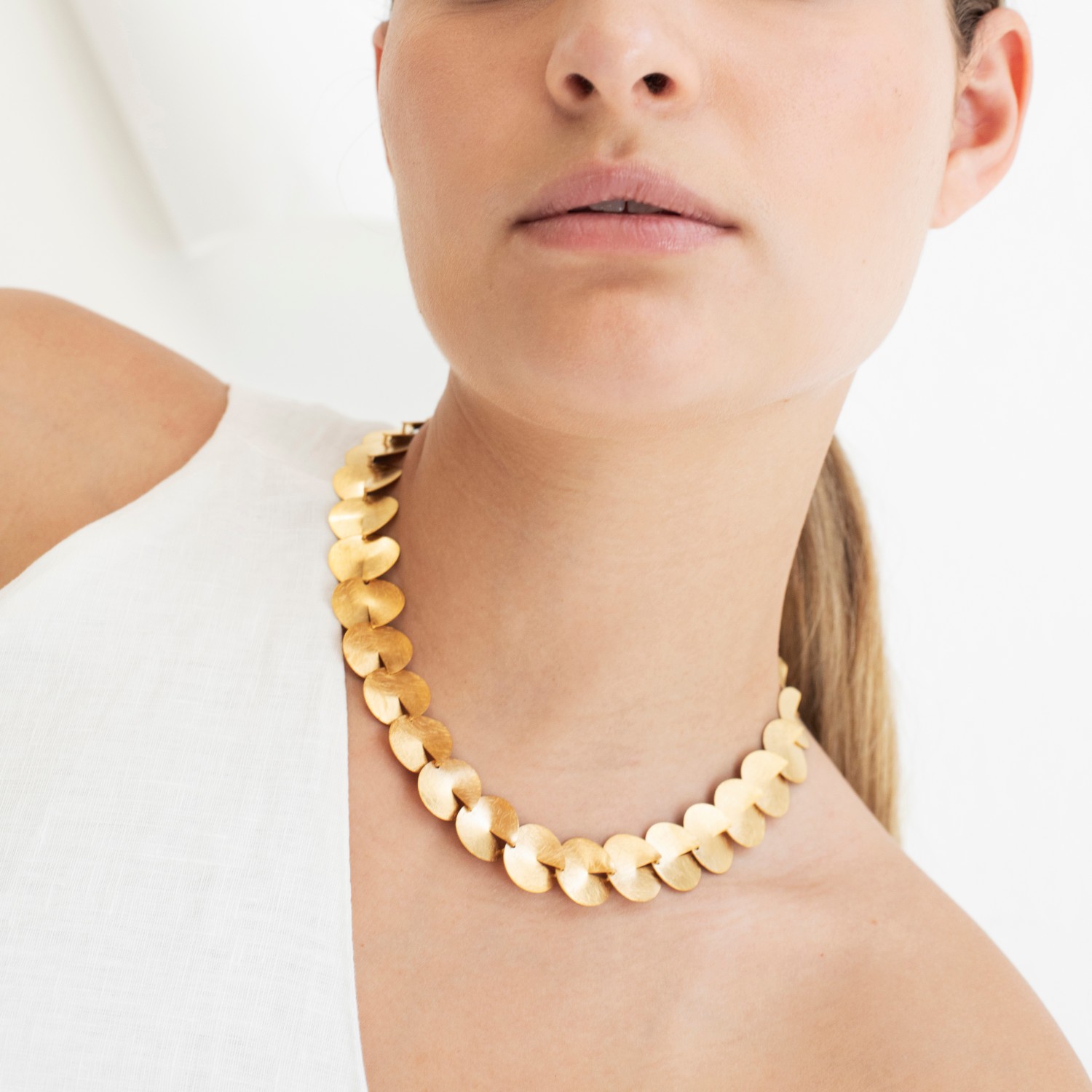 TAGLIO 24 K gold-plated articulated pieces necklace | Joidart