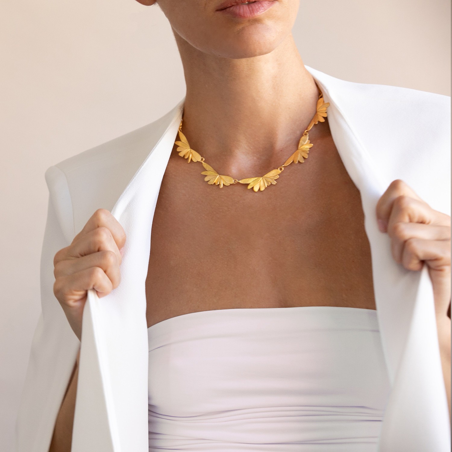 Collier doré VOL inspiré de la danse des étourneaux | Joidart