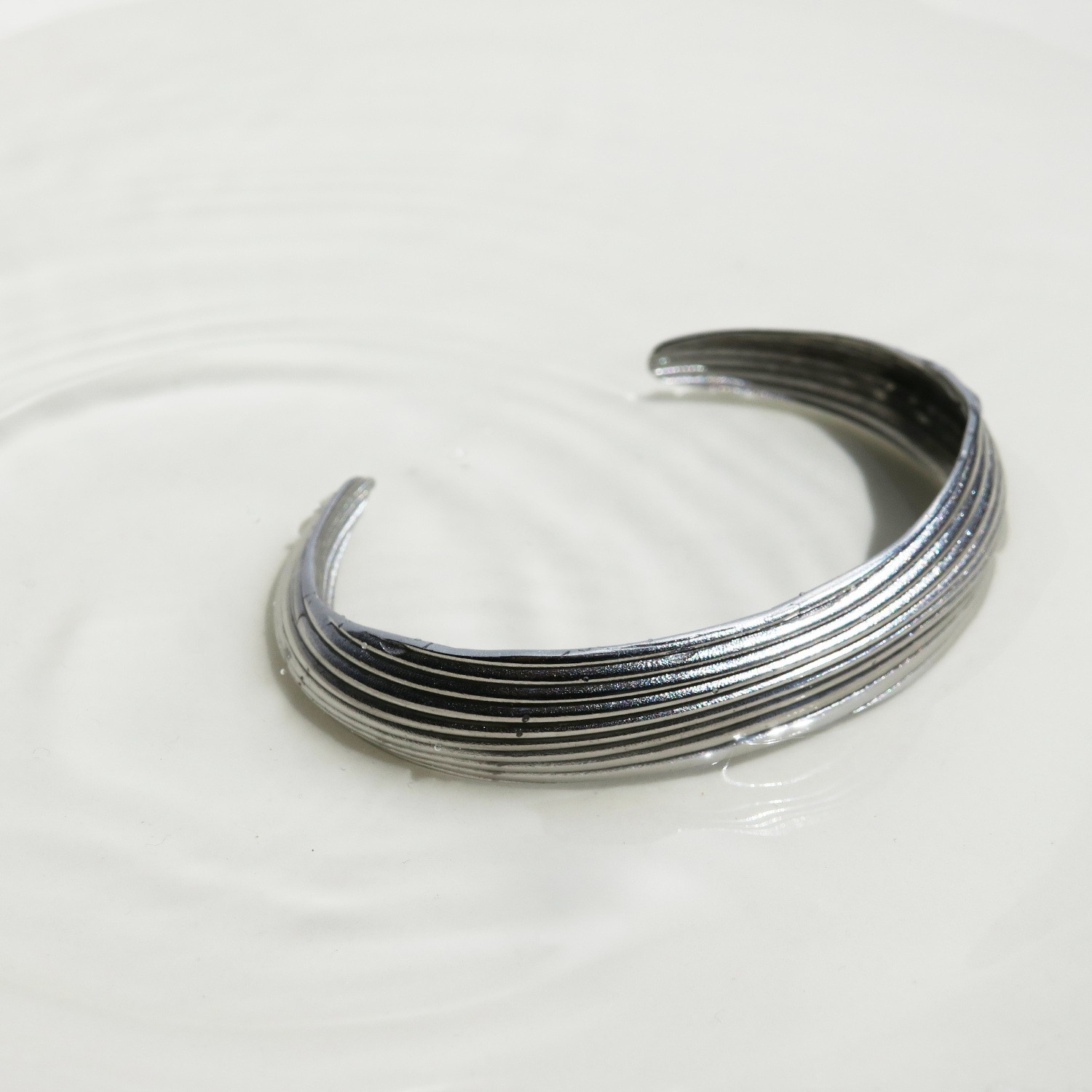 Pulsera abierta plateada ONARIA | Joidart
